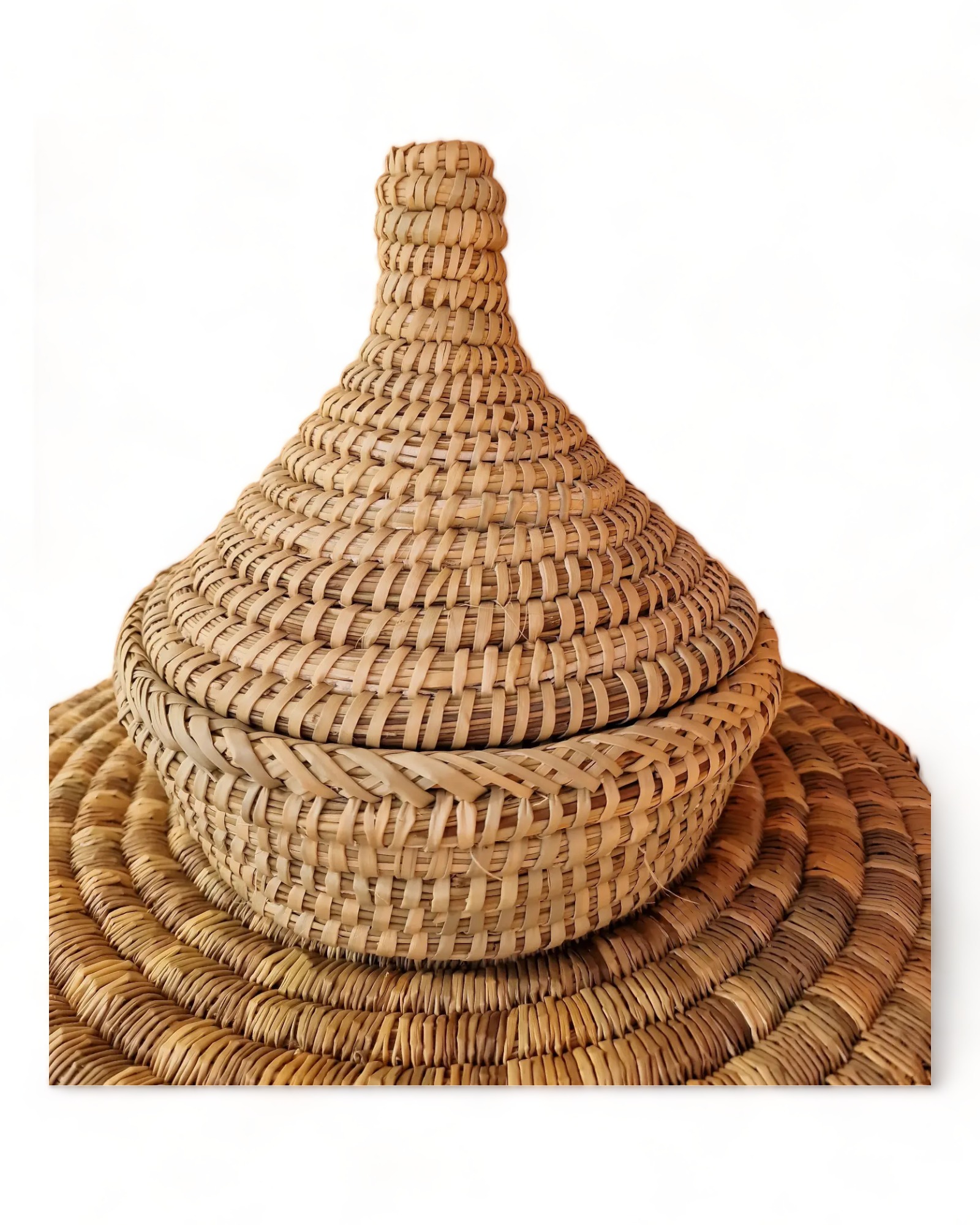Handcrafted Doum Tajines: Moroccan Elegance for Organization